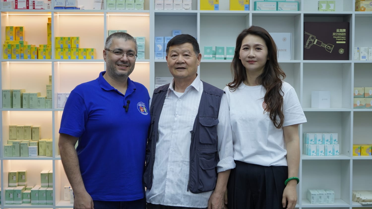 Diretor Geral da Faculdade EBRAMEC, Dr. Reginaldo Filho e a Vice ...